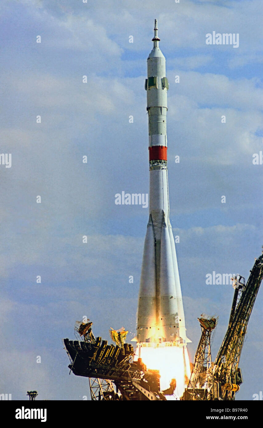 The launch of the Soyuz 19 spacecraft from the Baikonur Space Center on ...