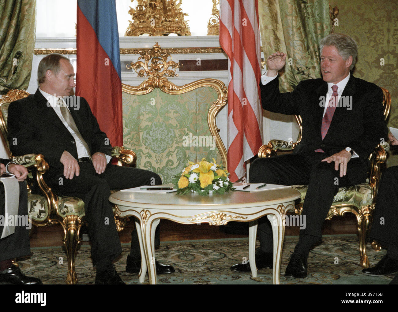 Russian President Vladimir Putin left and his US counterpart Bill ...
