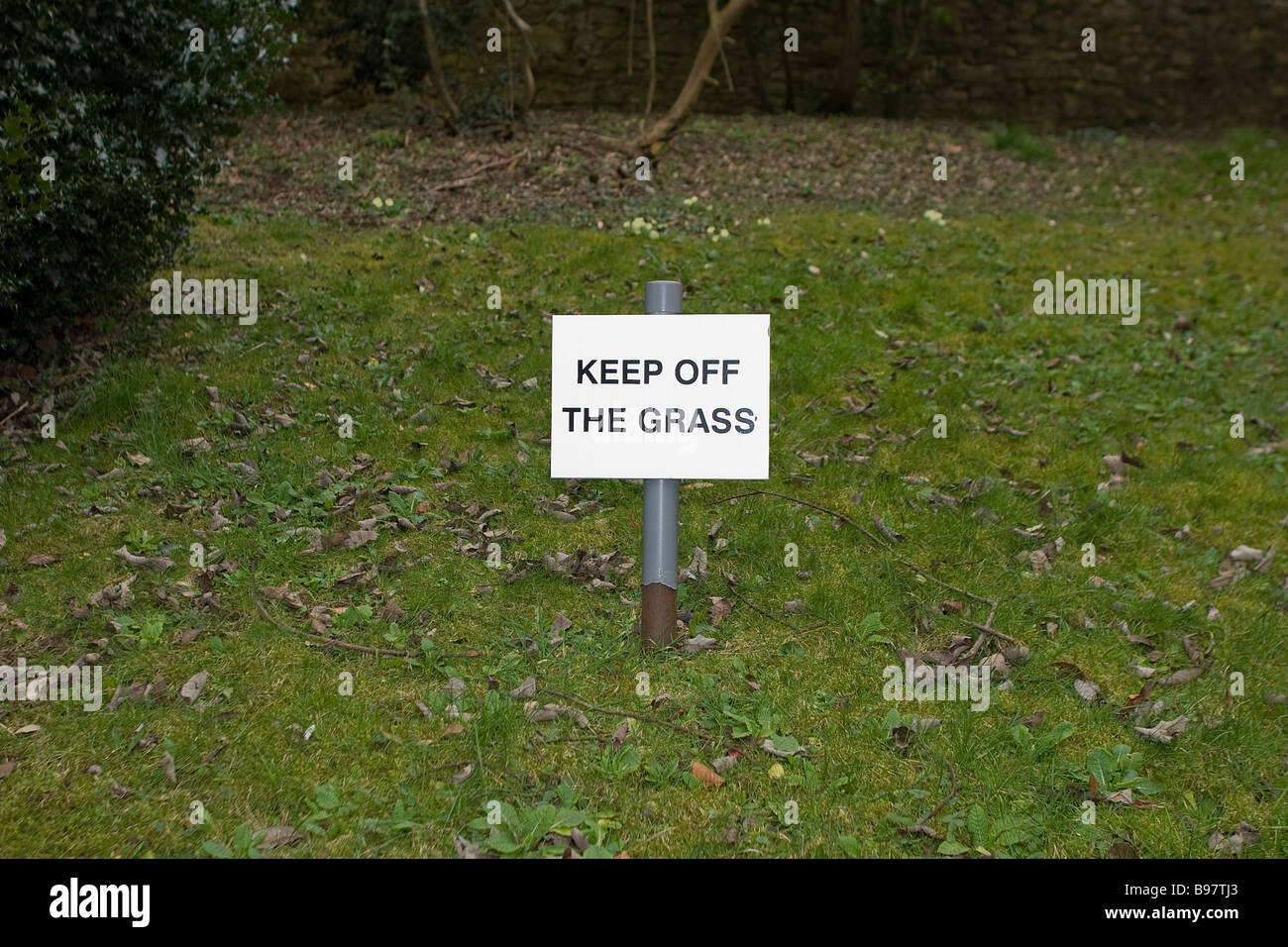 Keep off the grass sign hi-res stock photography and images - Alamy