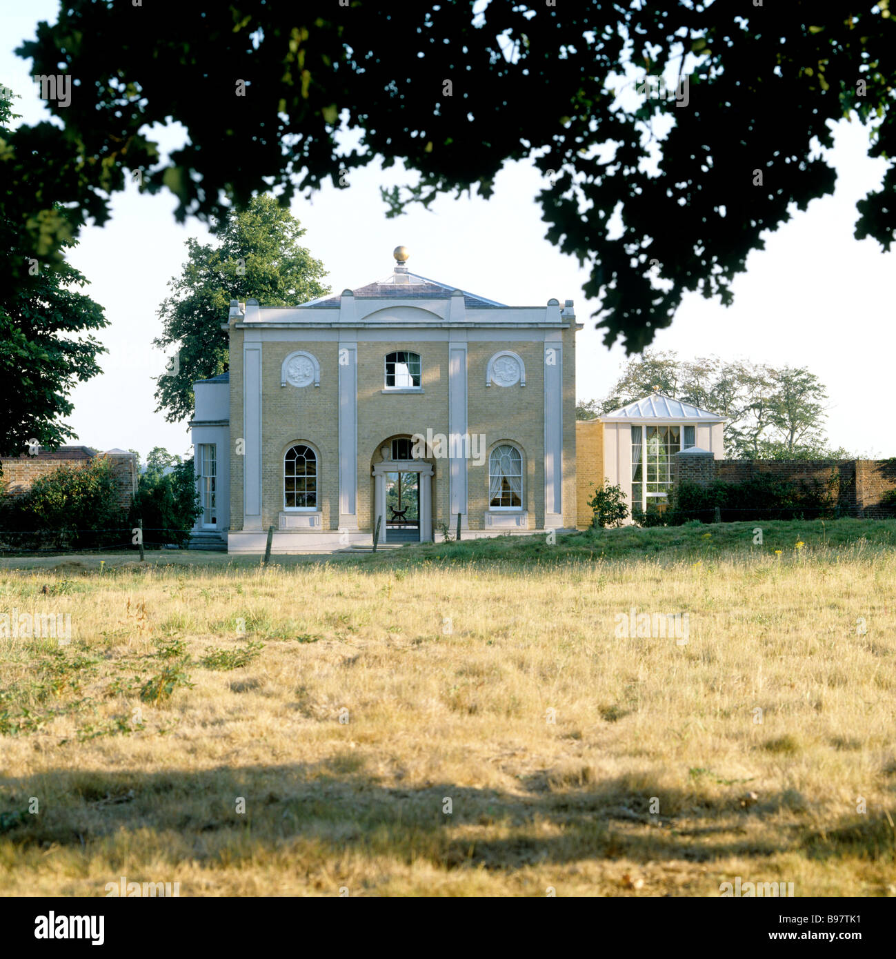 Georgian neo classical architecture hi-res stock photography and images ...
