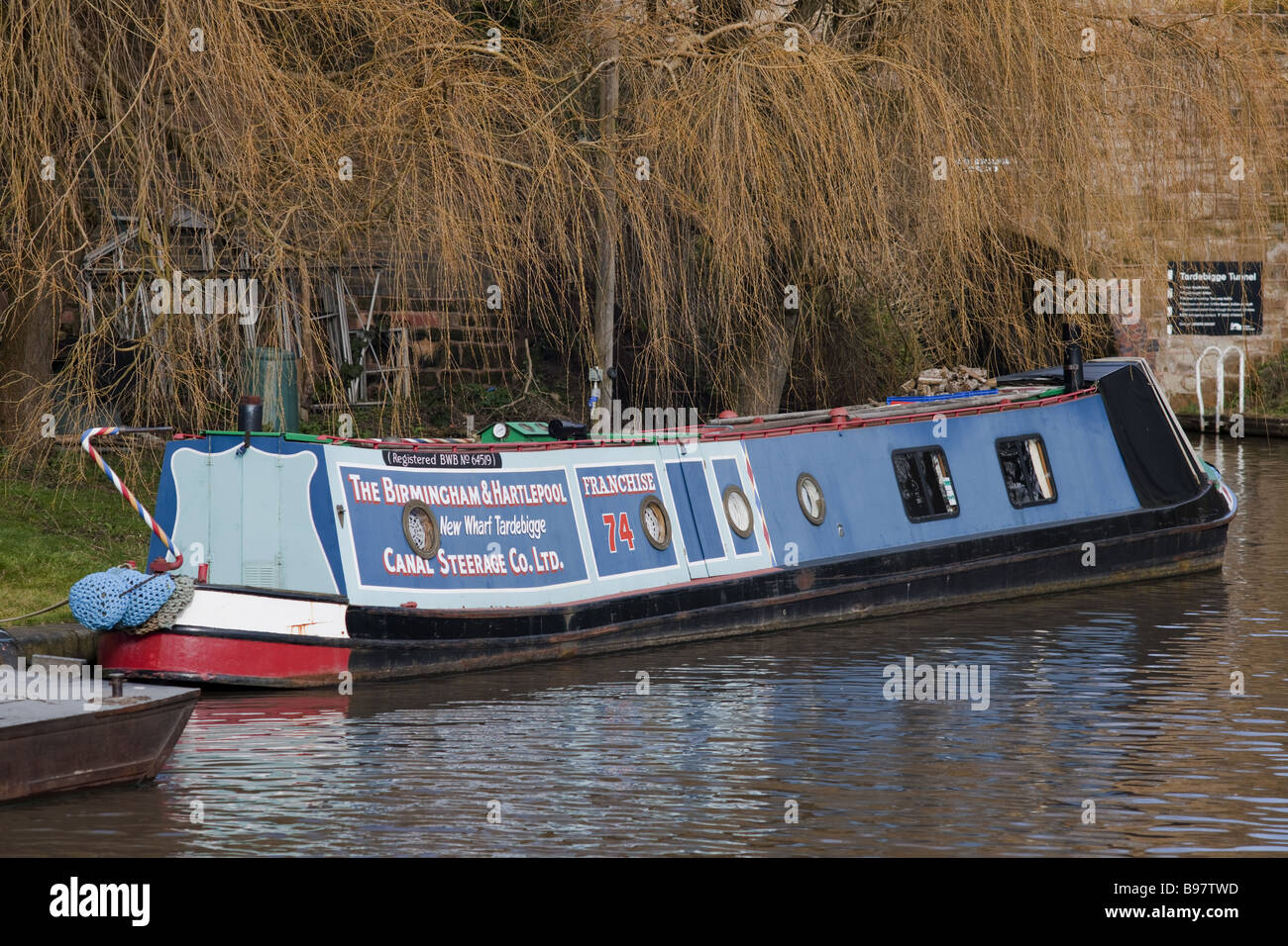 The Worcester and Birmingham canal at Tardebigge canal village in ...