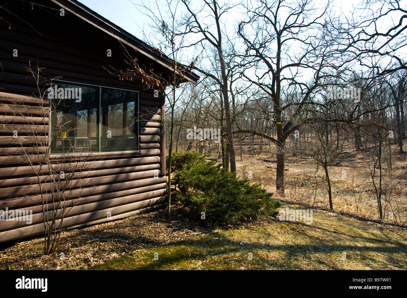 Vacation cabin woods hi-res stock photography and images - Alamy