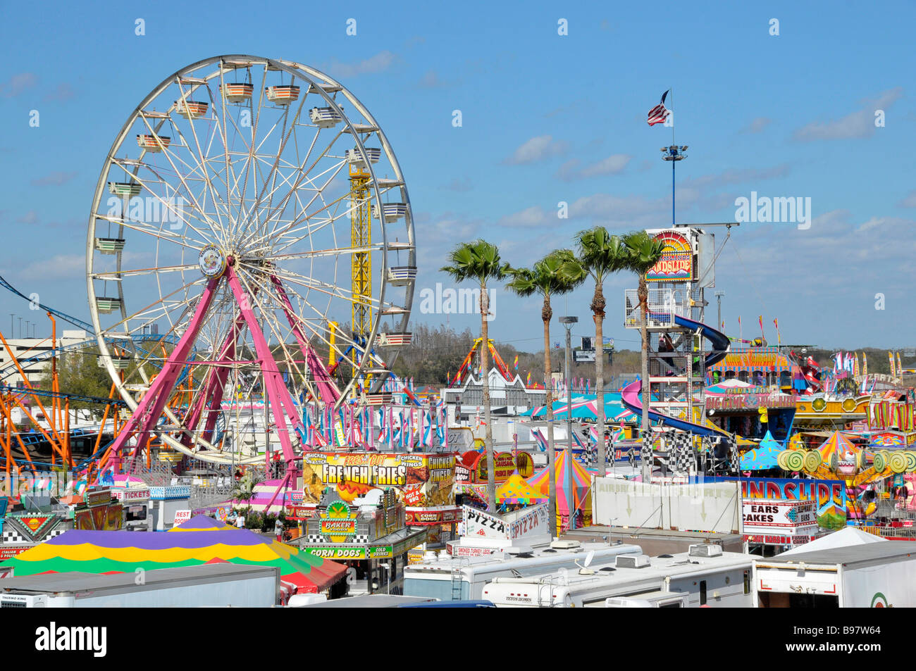 Fair amusement park ride midway hi-res stock photography and images - Alamy