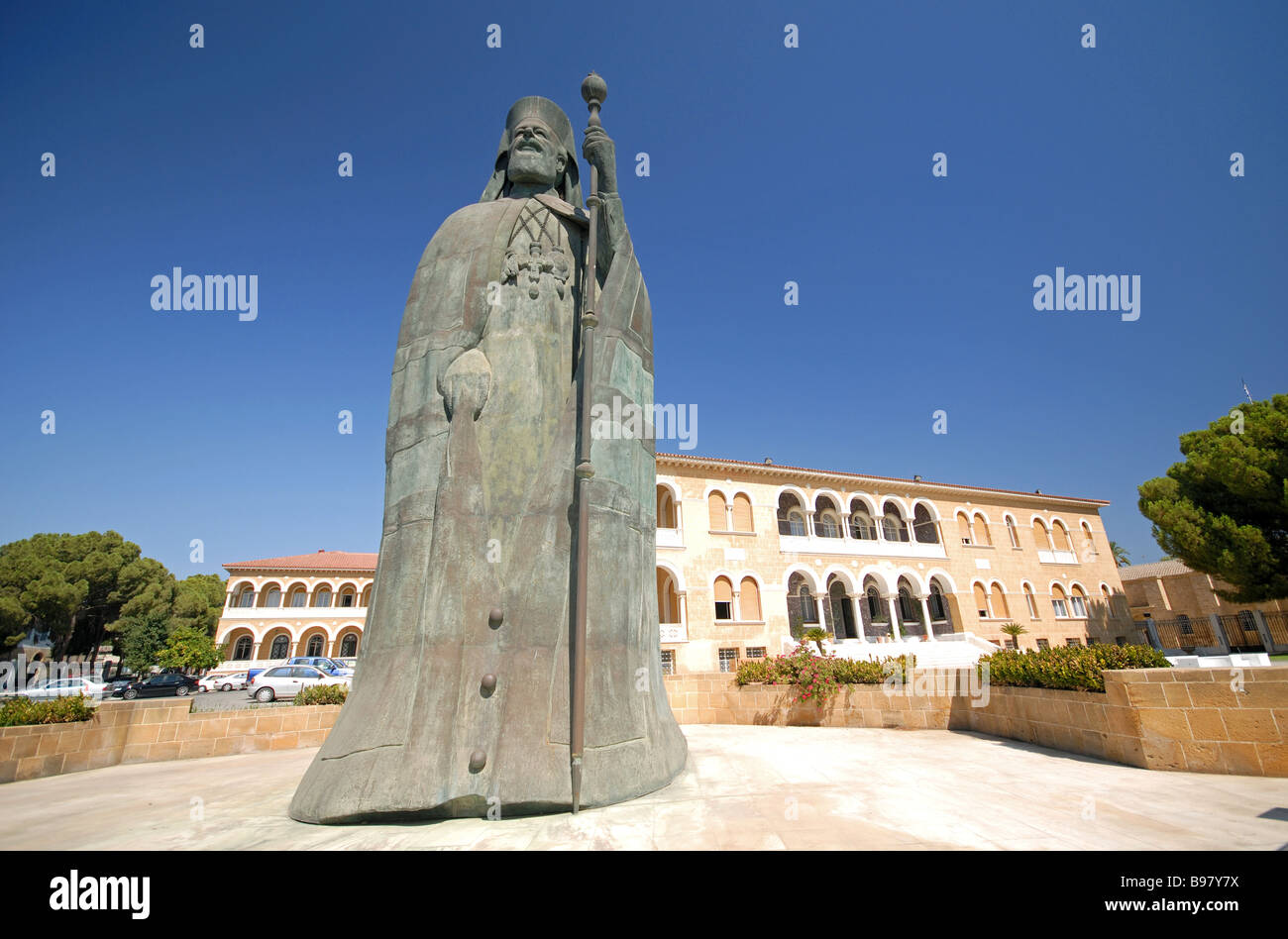 Makarios statue in nicosia hi-res stock photography and images - Alamy