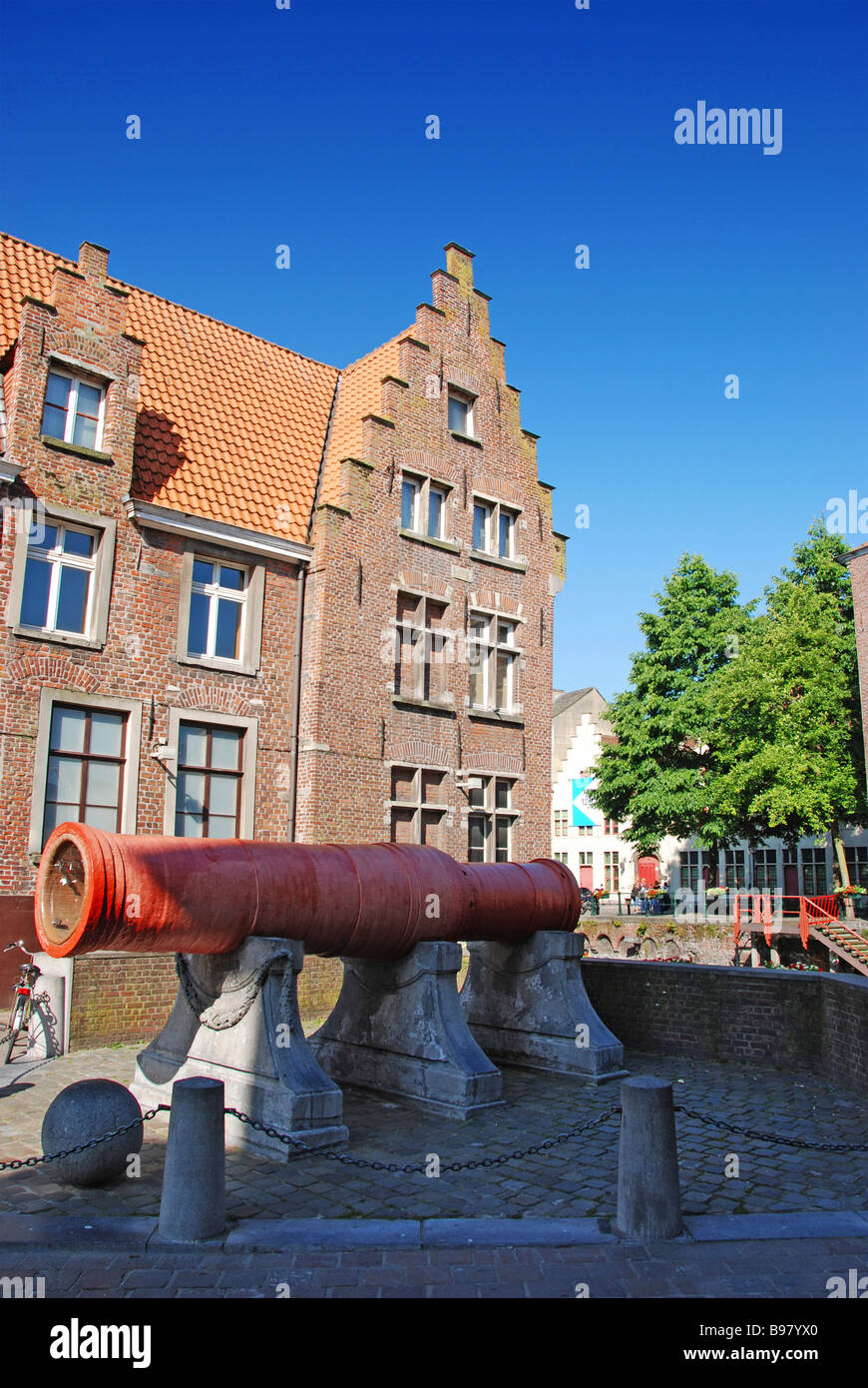 'Mad Meg' (Dulle Griet) cannon in the centre of Ghent, Belgium Stock ...