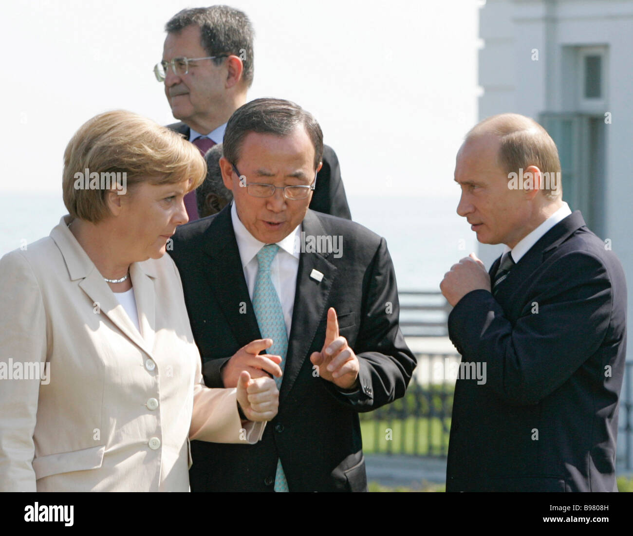 Left to right German Chancellor Angela Merkel UN Secretary General Ban ...