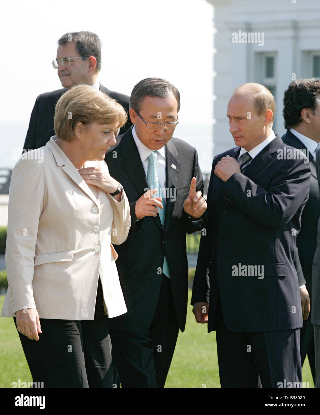 Left to right German Chancellor Angela Merkel UN Secretary General Ban ...