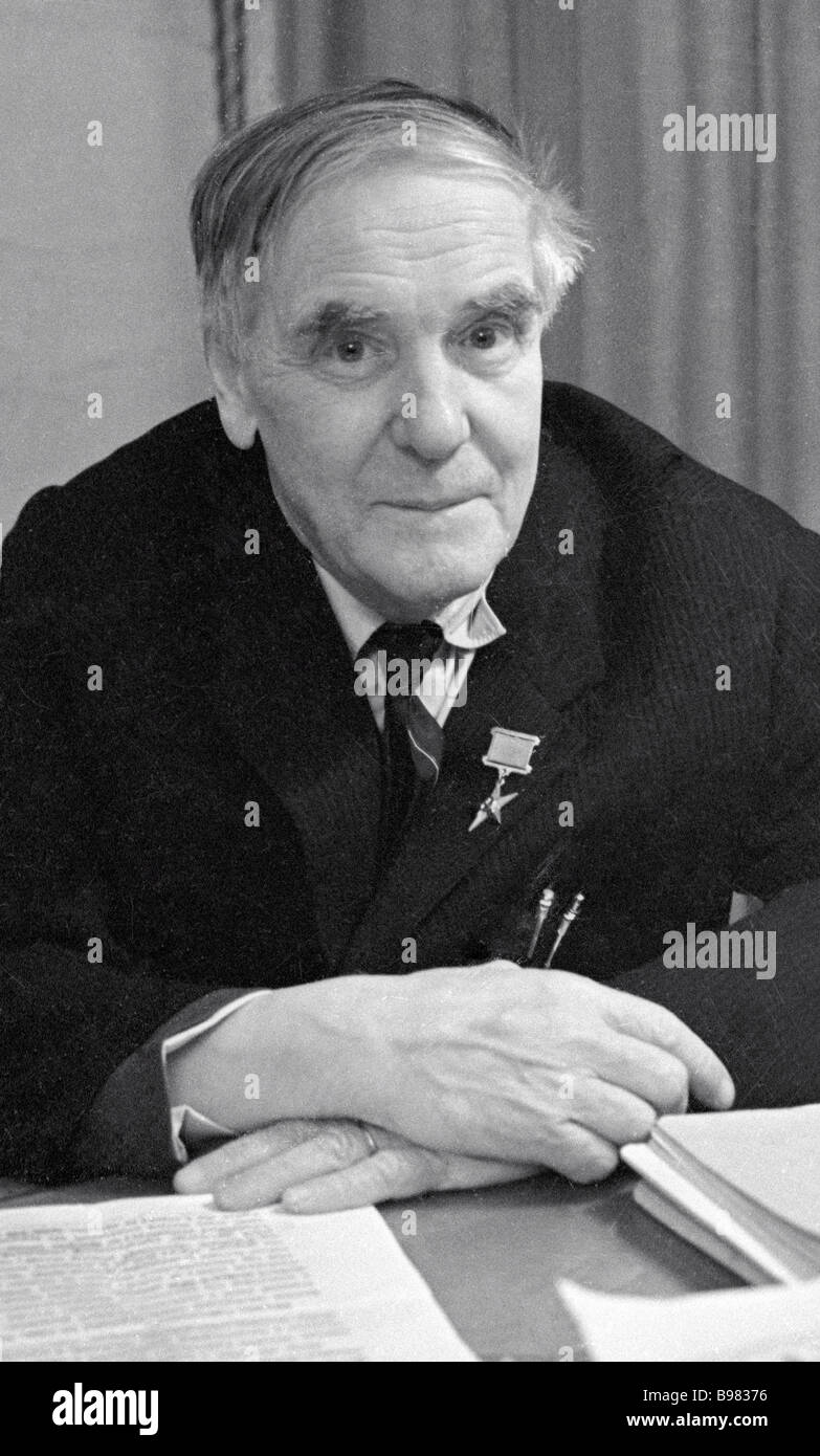 Academician Petr L Kapitsa Stock Photo - Alamy