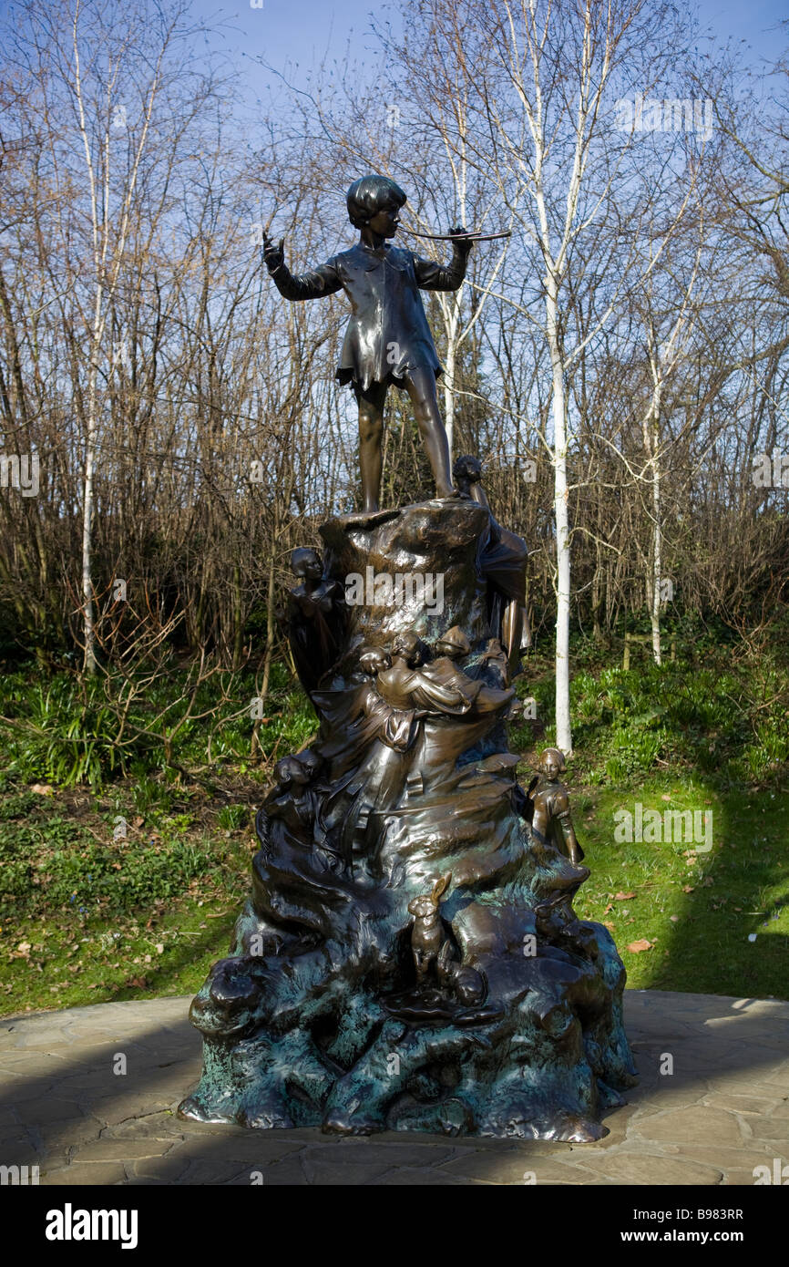 Peter Pan Statue Kensington Gardens London Stock Photo - Alamy