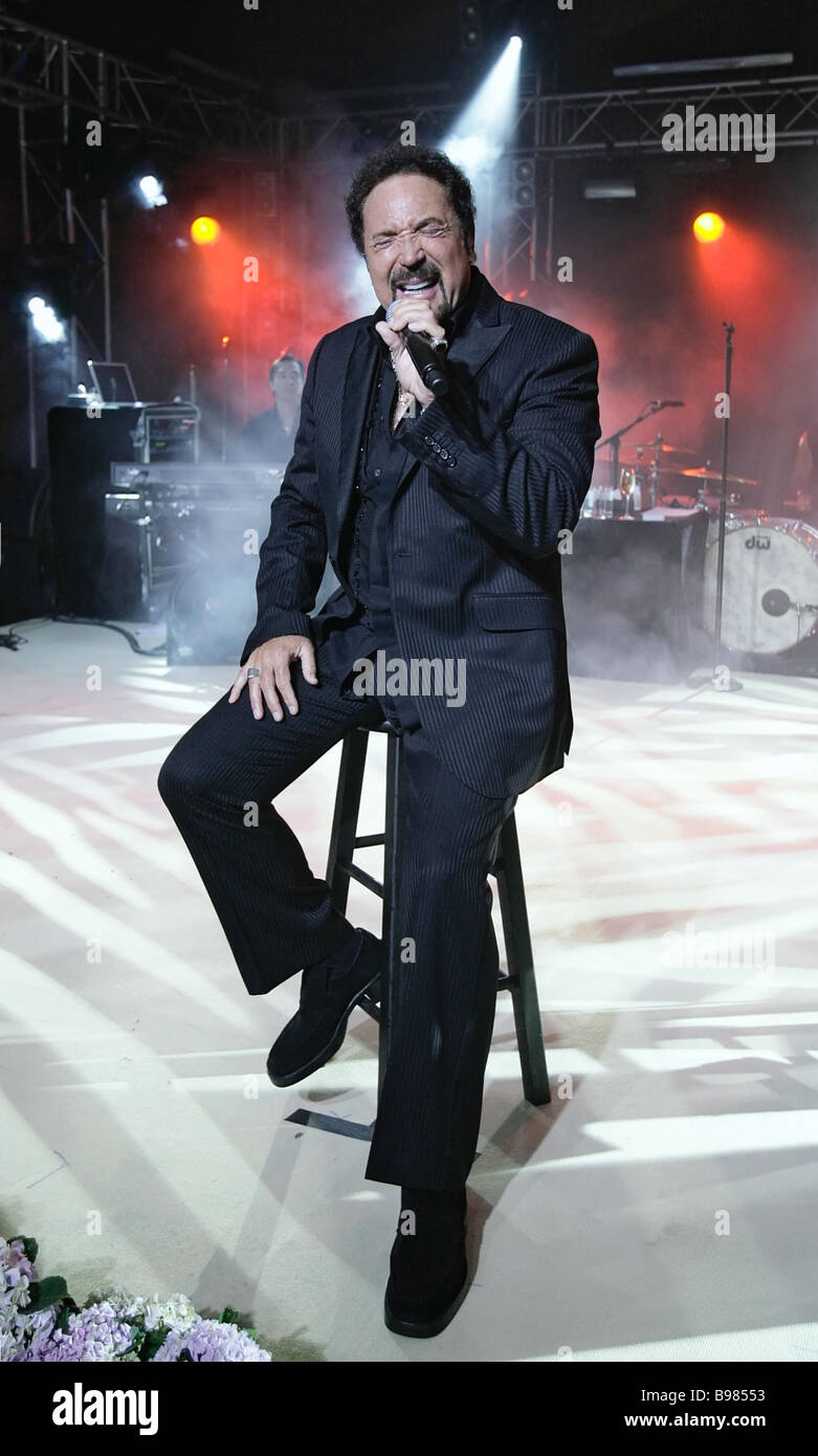 English singer Tom Jones sir Thomas Jones Woodward Stock Photo - Alamy