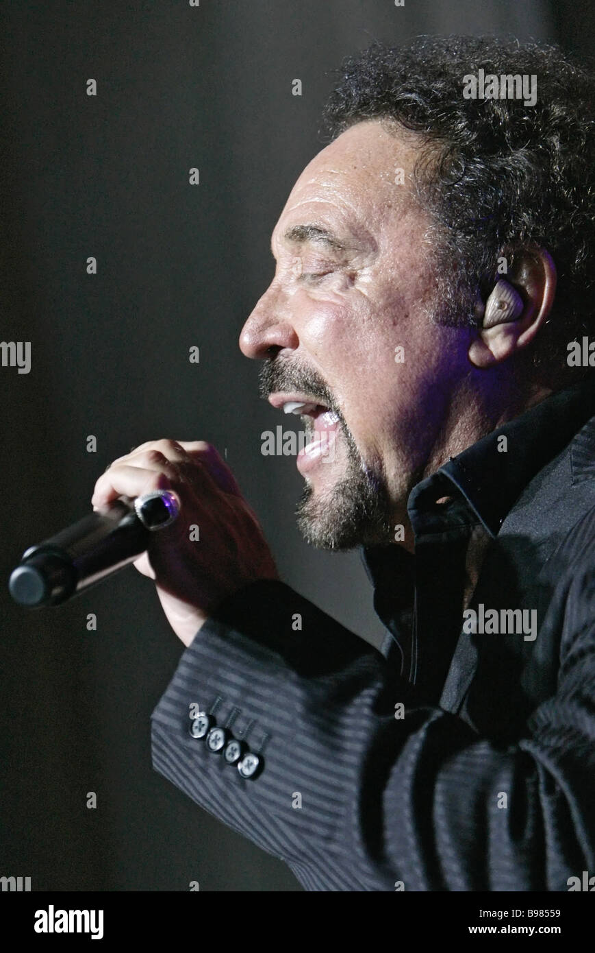 English singer Tom Jones sir Thomas Jones Woodward Stock Photo - Alamy