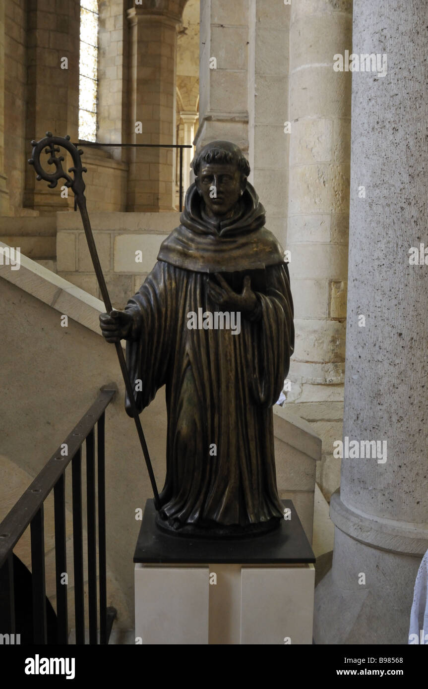 Monk sculpture hi-res stock photography and images - Alamy
