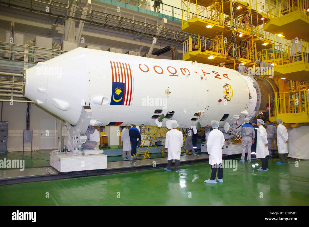 Preparing to launch Soyuz FG rocket with Soyuz TMA 11 manned spacecraft ...