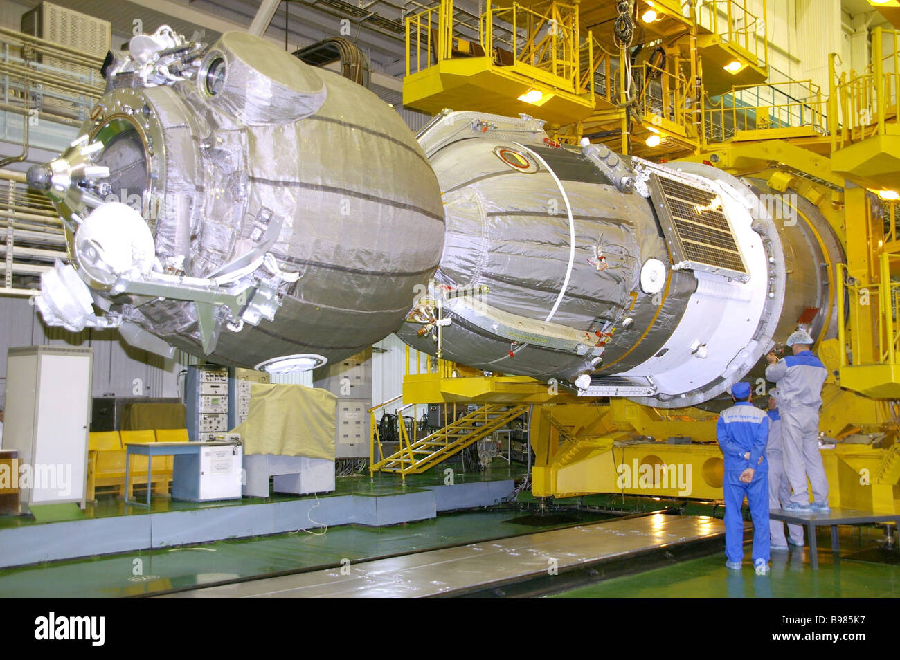 Preparing to launch Soyuz FG rocket with Soyuz TMA 11 manned spacecraft ...