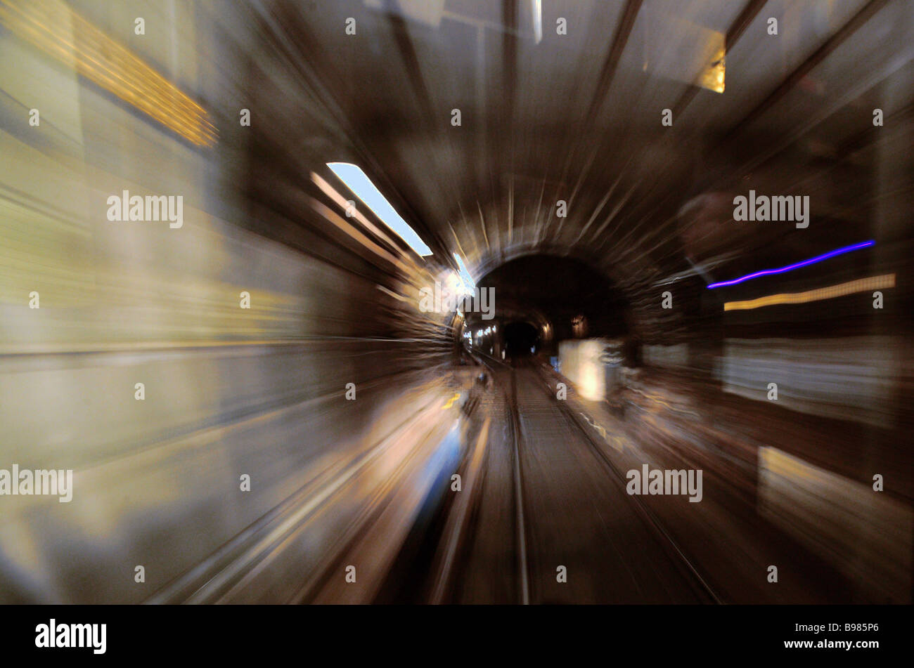 A tunnel in the Moscow metro Stock Photo - Alamy