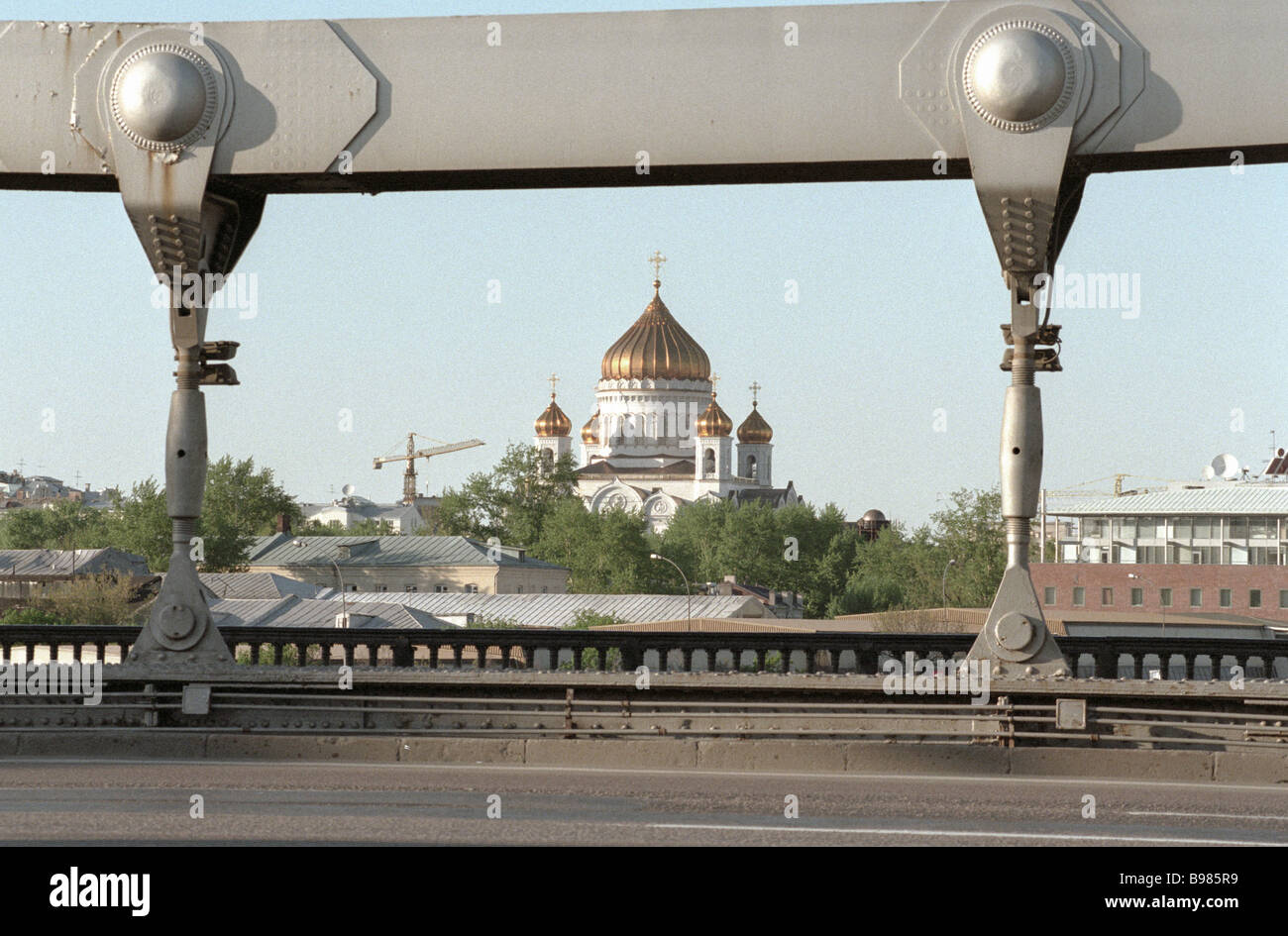 A view of the Cathedral of Christ the Savior from the Krymsky bridge ...
