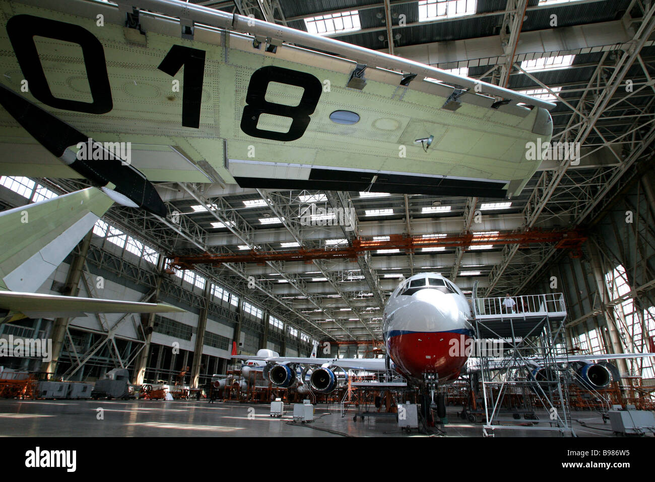 Aircraft Assembly Shop Stock Photos & Aircraft Assembly Shop Stock ...