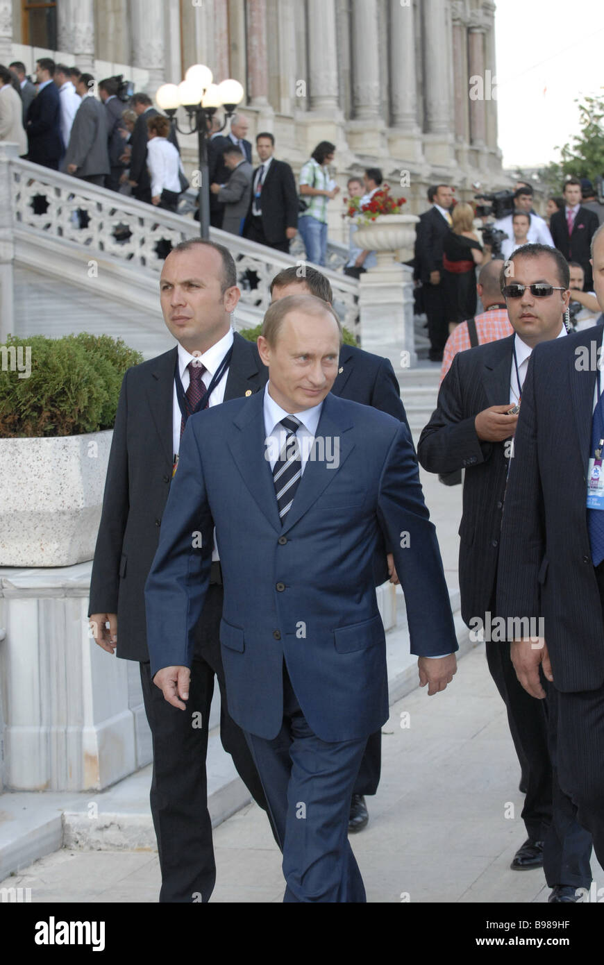 June 25 2007 Russian President Vladimir Putin foreground before a photo ...