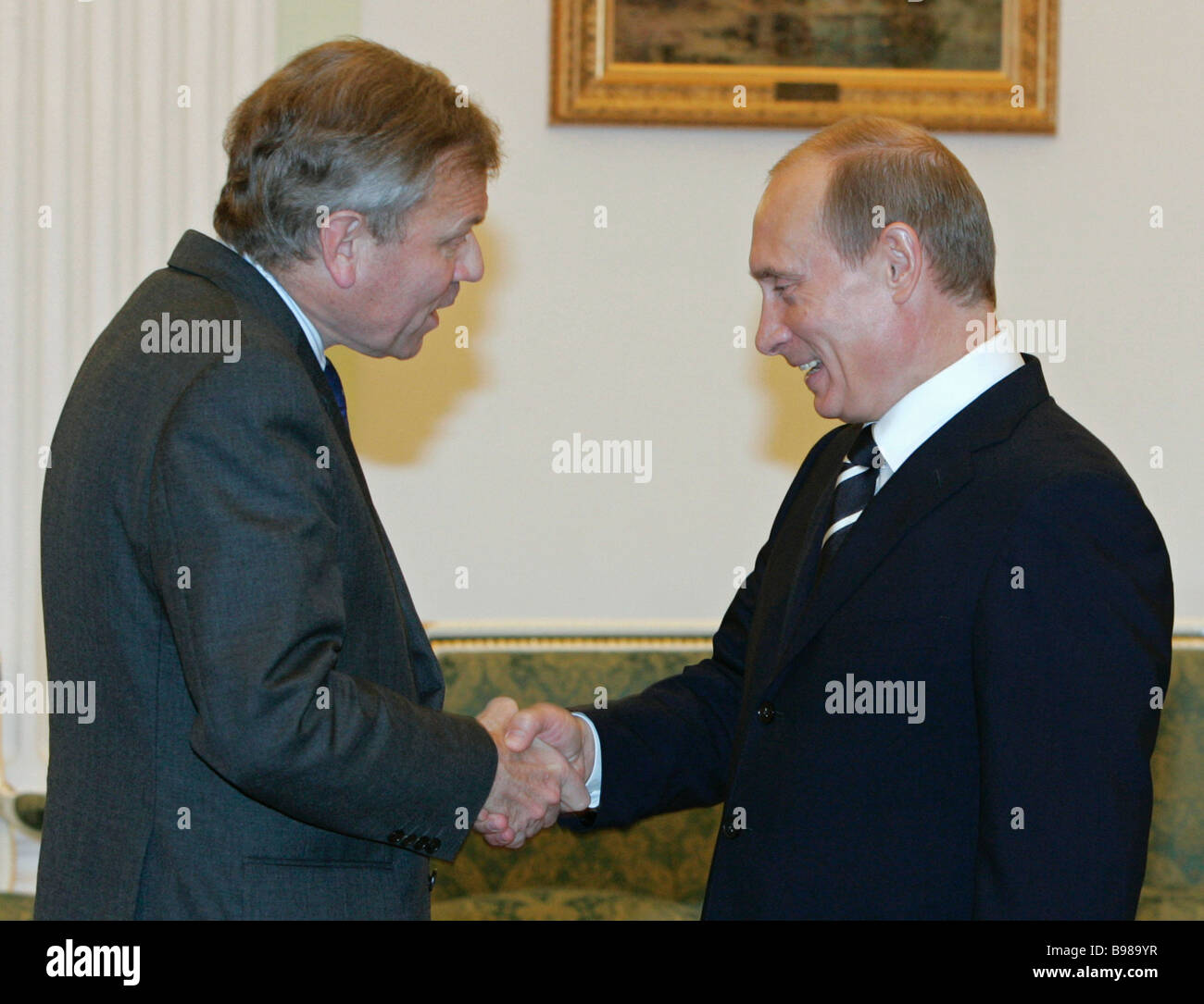 From left to right NATO Secretary General Jaap de Hoop Scheffer and ...