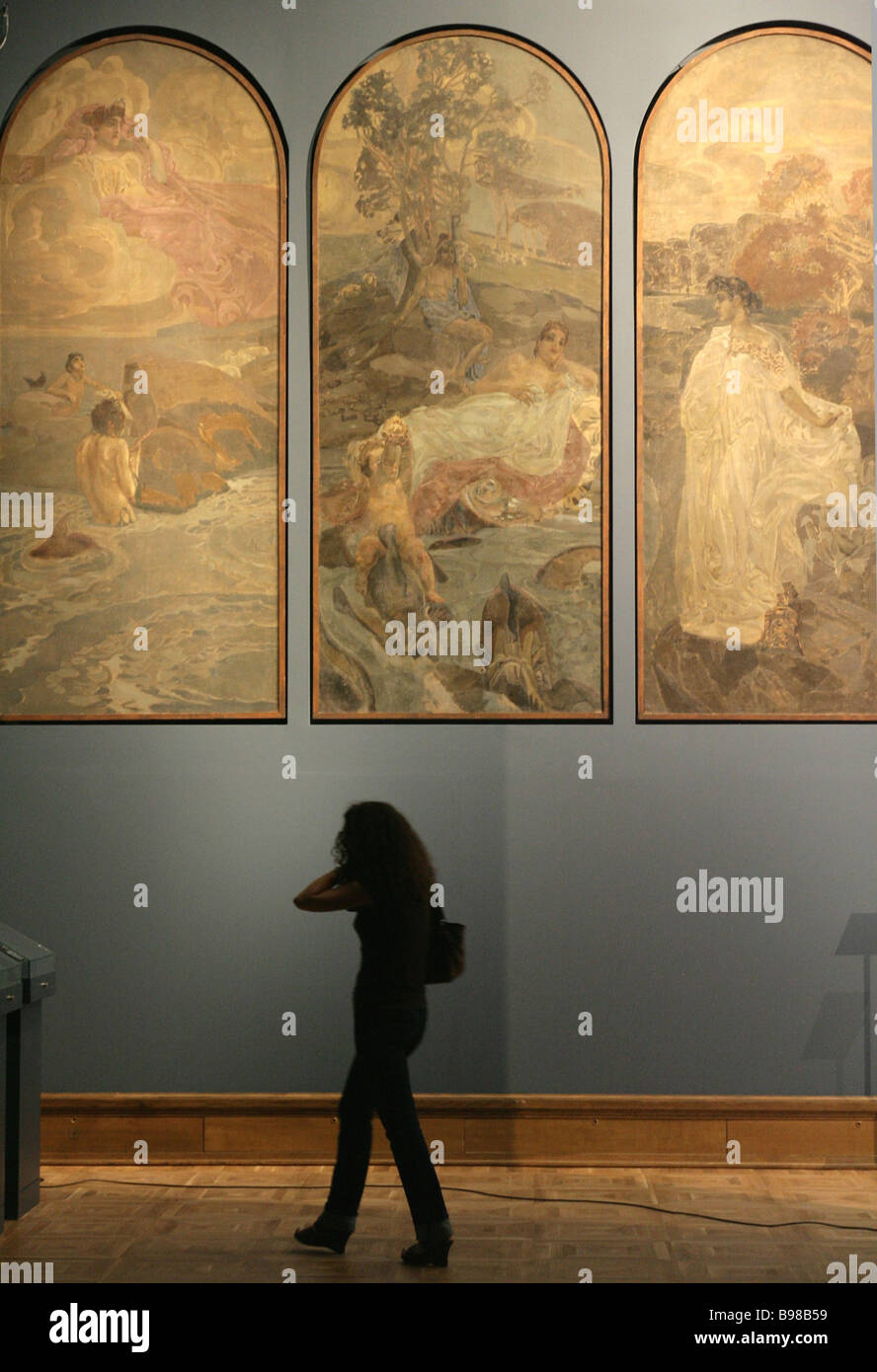 The Judgement of Paris decorative triptych Minerva and Venus Cupid and ...