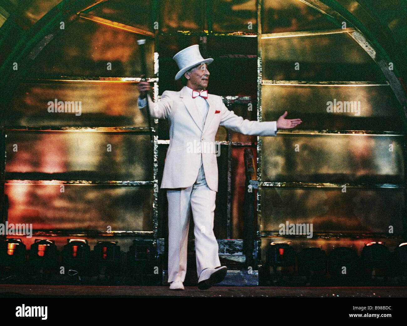 Illusionist Arutyun Akopyan Stock Photo - Alamy