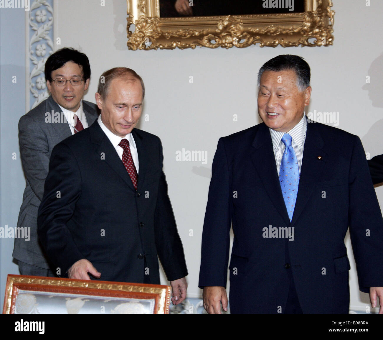 Russian President Vladimir Putin left and former Japanese prime ...