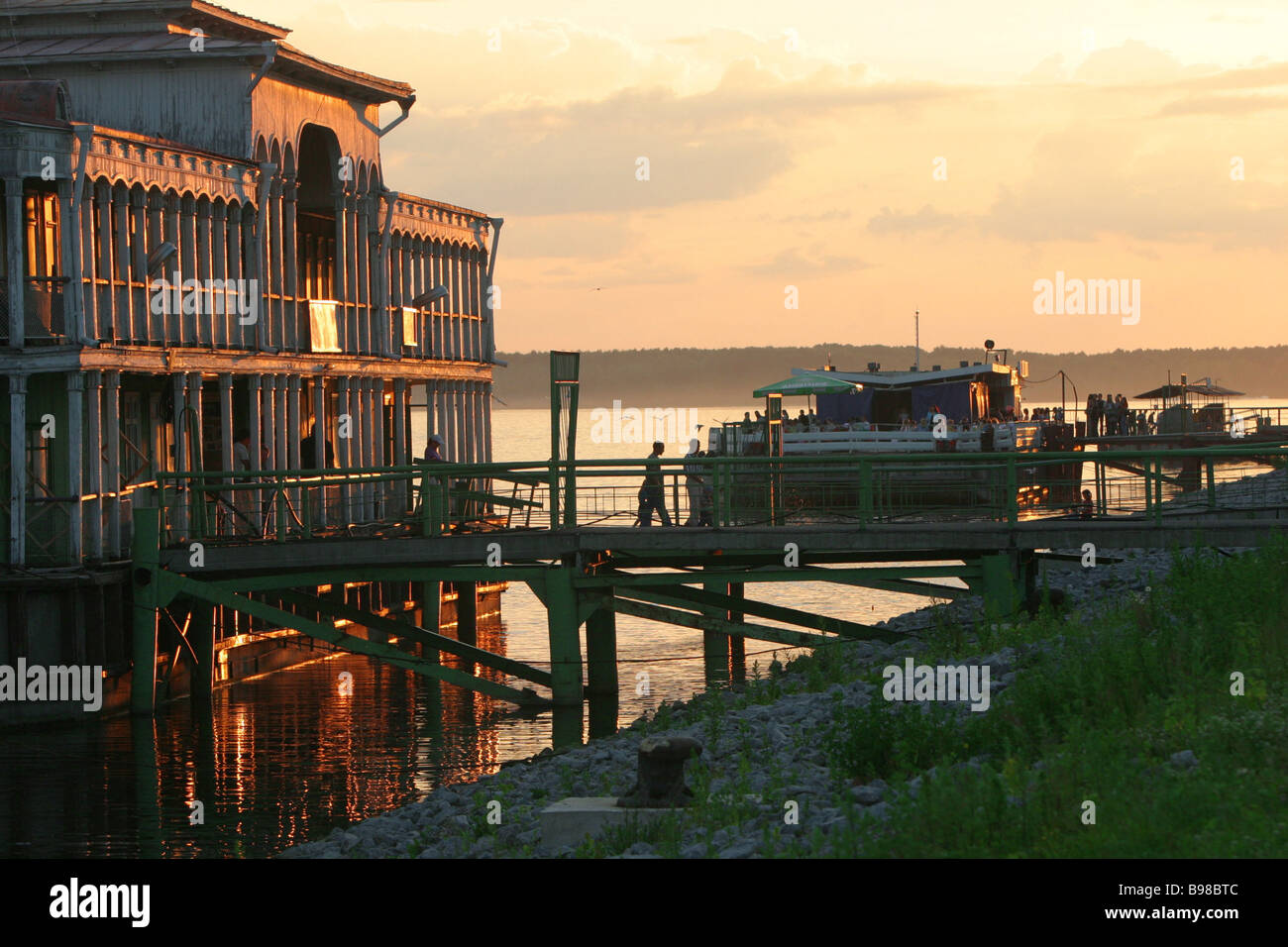 River boat station Stock Photo - Alamy