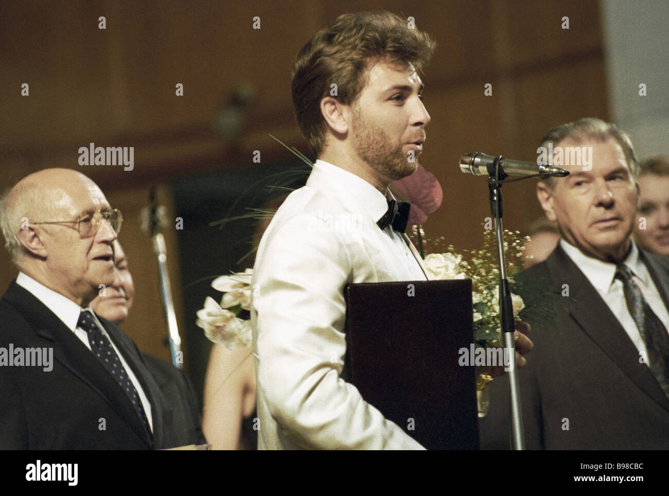 Opera singer Roberto Alagna centre gets the big Russian Glory prize and ...