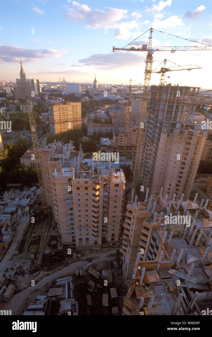 High-rise housing construction in Moscow Stock Photo - Alamy