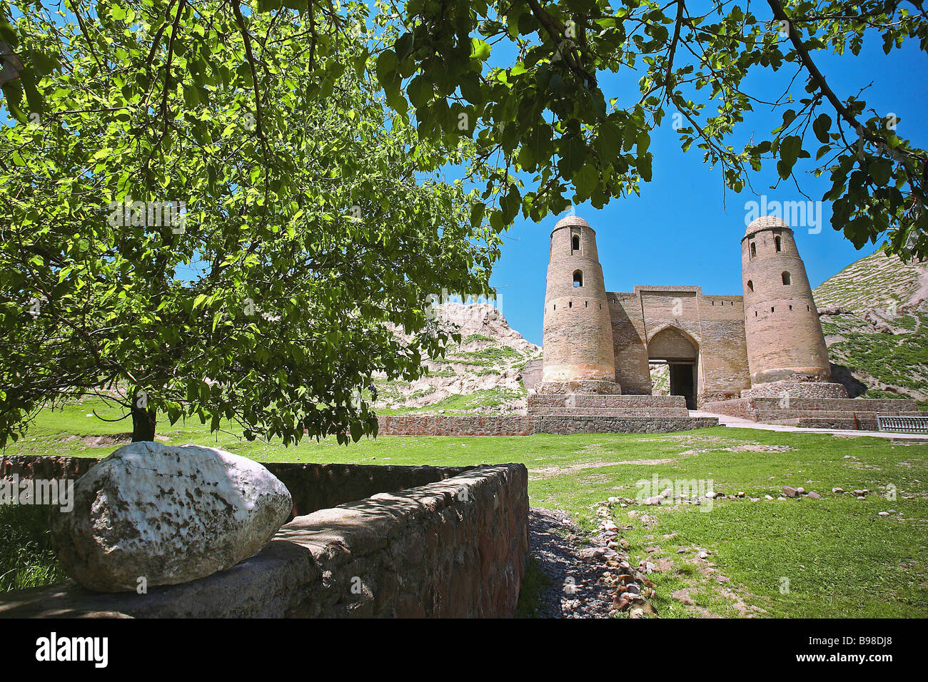 The gate towers of the 18th century Hissor Fortress Stock Photo - Alamy