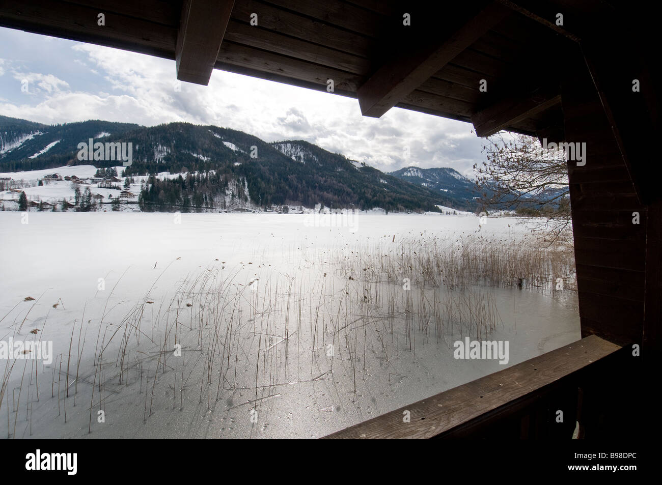 Alpine lake snow ice water hi-res stock photography and images - Alamy