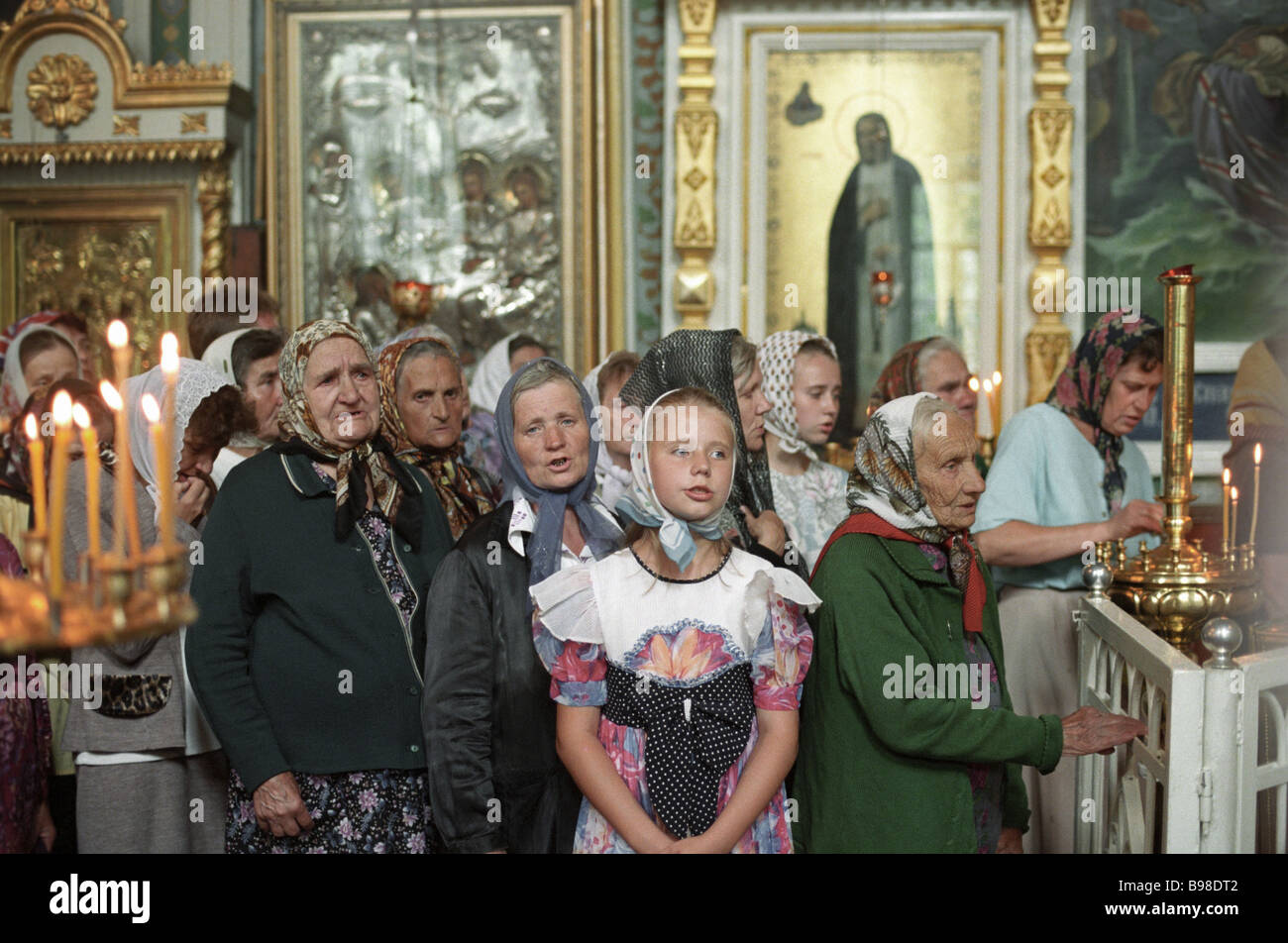 Parishioners at St Nicholas Cathedral service Stock Photo - Alamy