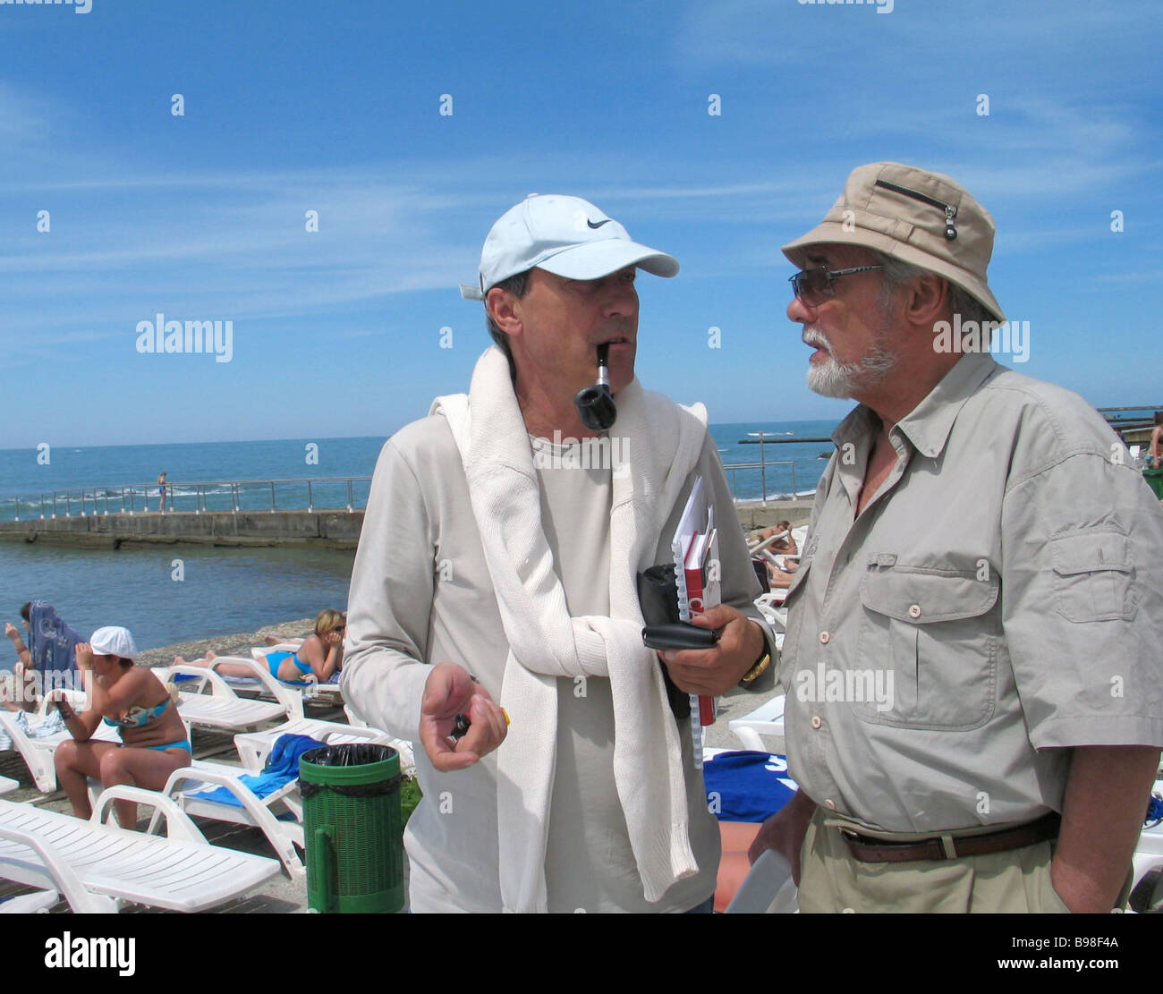 Brothers Oleg left and Rostislav Yankovsky at the 16th Kinotavr film ...