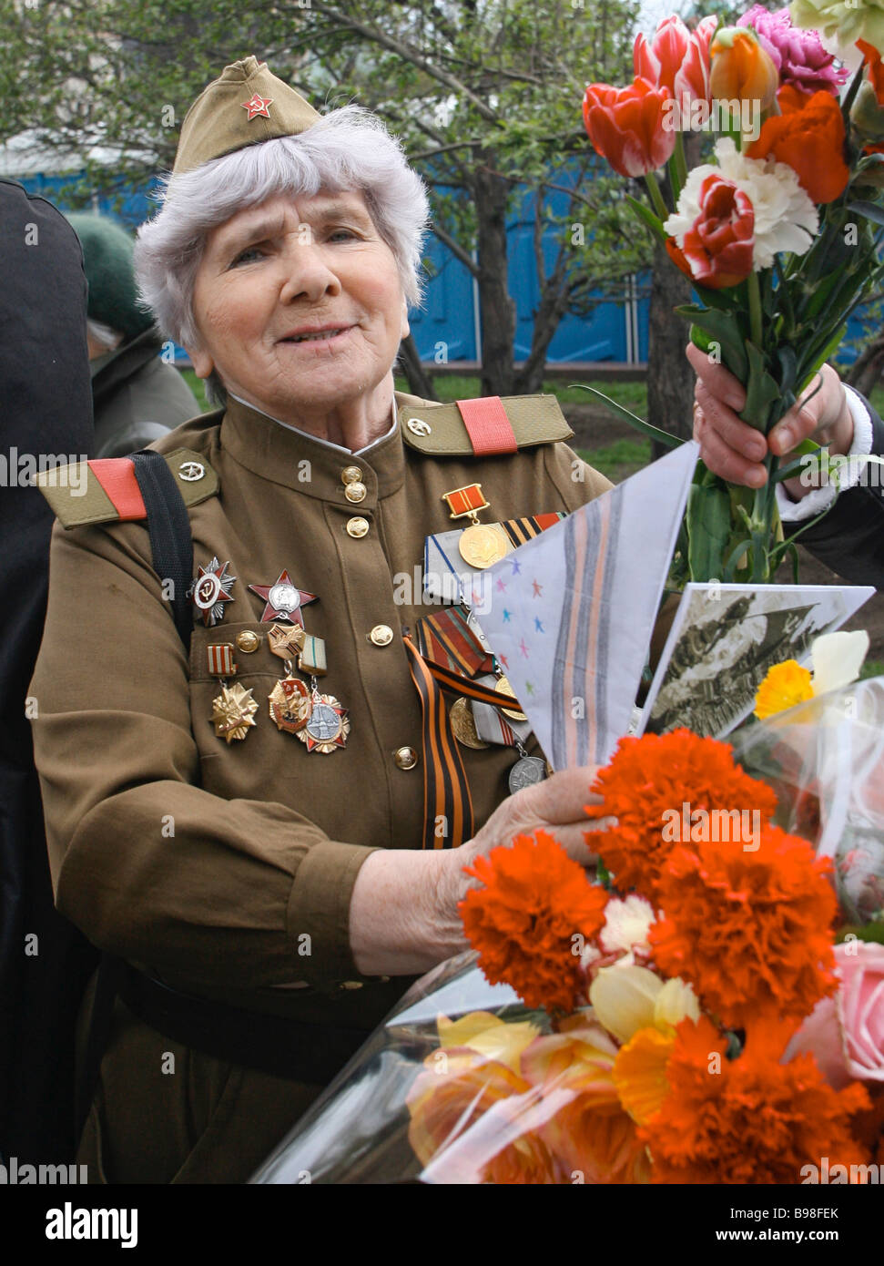 World War Two veterans have a V E Day reunion near the Bolshoi Theatre ...