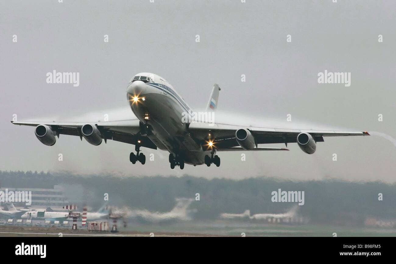 Panoramio Photo Of Jet Airliner Ilyushin Il86 Camber