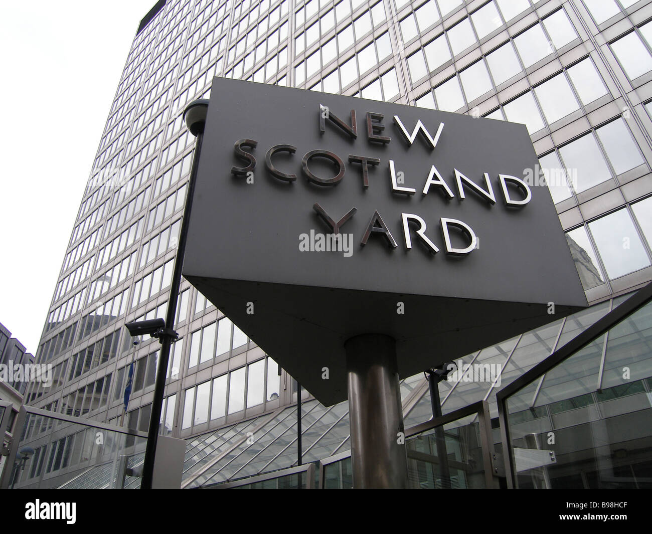 New Scotland Yard Police Headquarters Stock Photos & New Scotland Yard ...