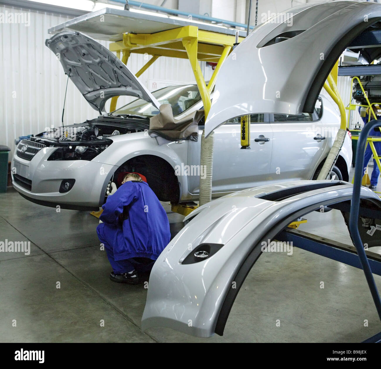 The Avtotor plant launched production of the Korean KIA Cee d hatchback ...