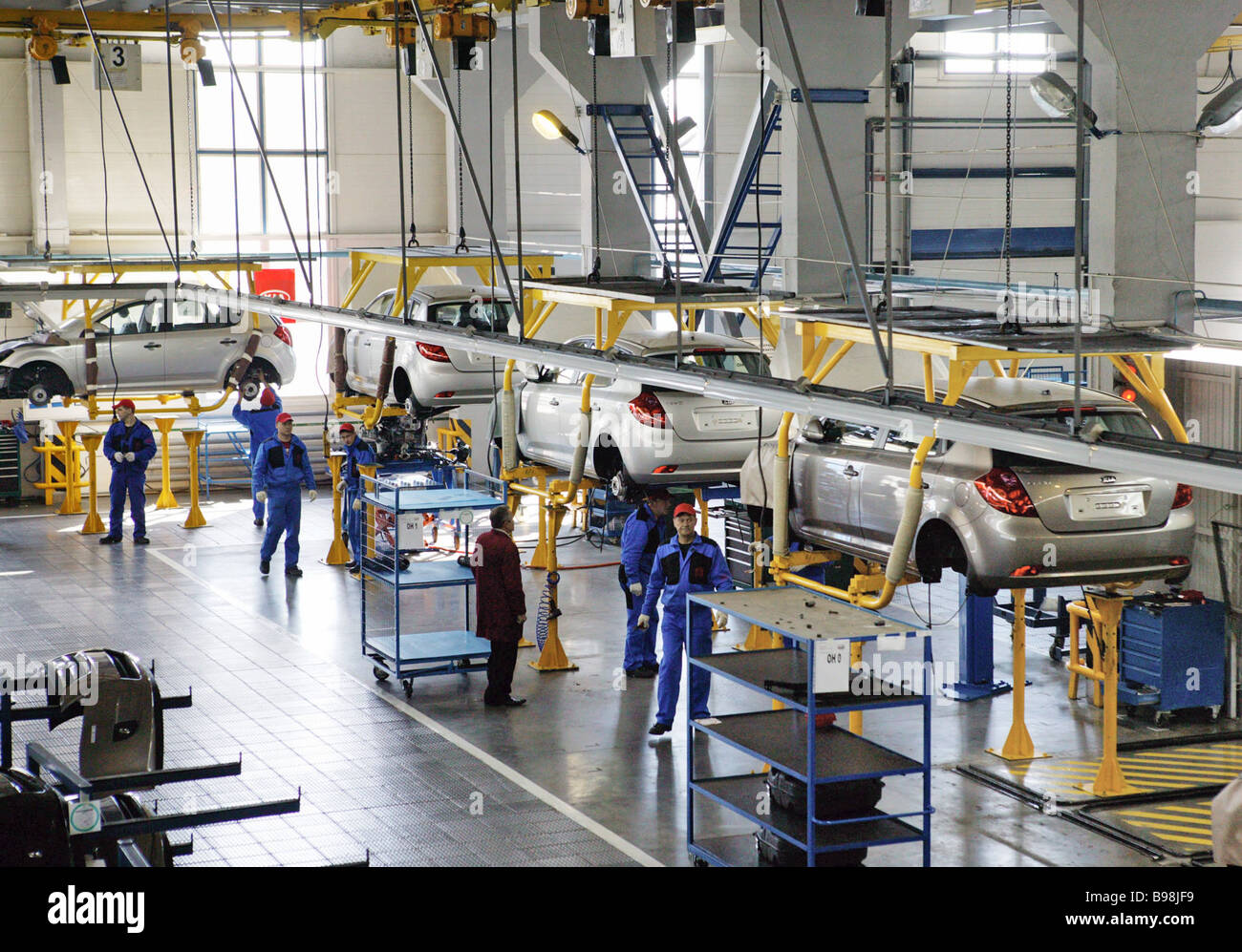 The Avtotor plant launched production of the Korean KIA Cee d hatchback ...