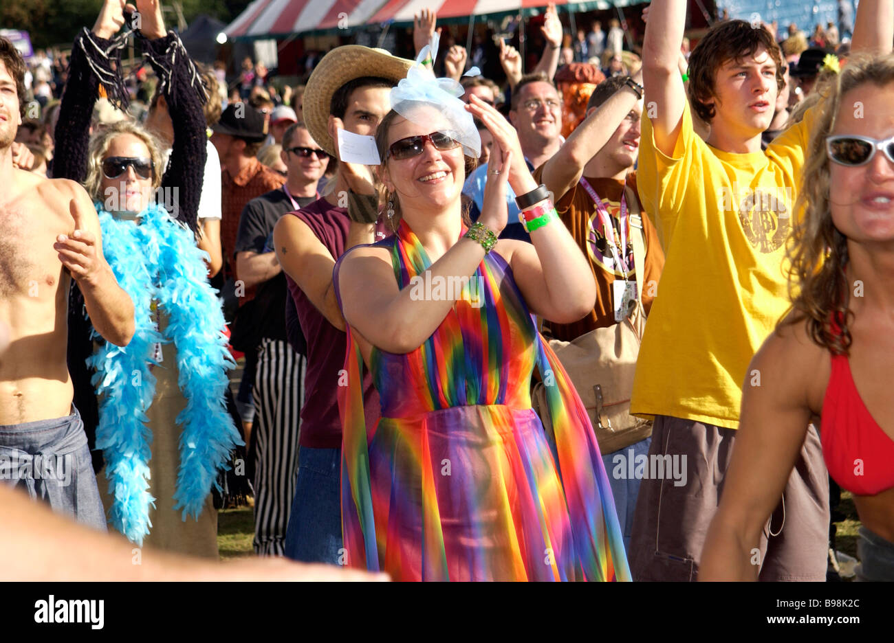 Festival dancing bestival hi-res stock photography and images - Alamy