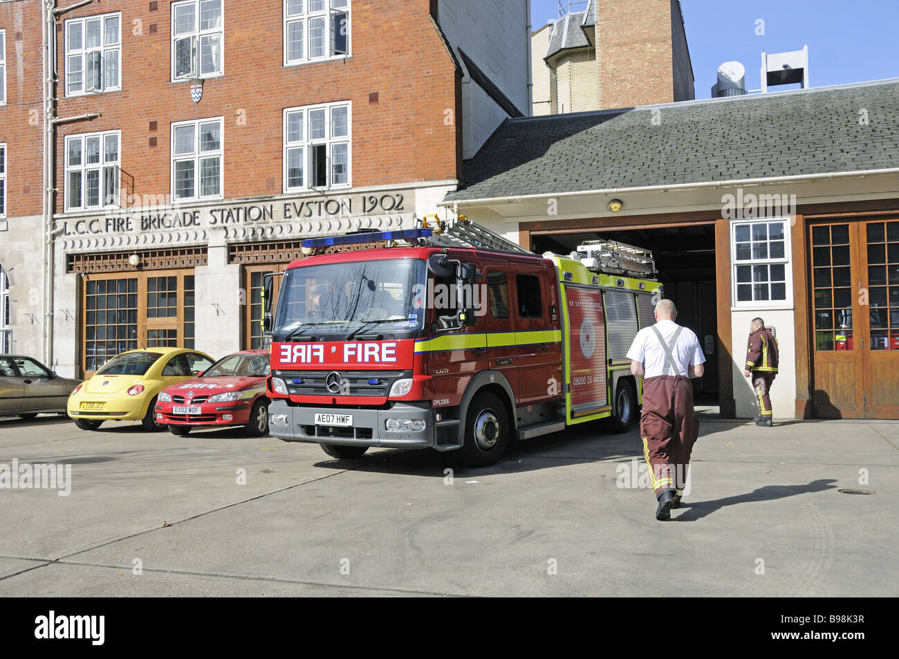 Fire station hi-res stock photography and images - Alamy