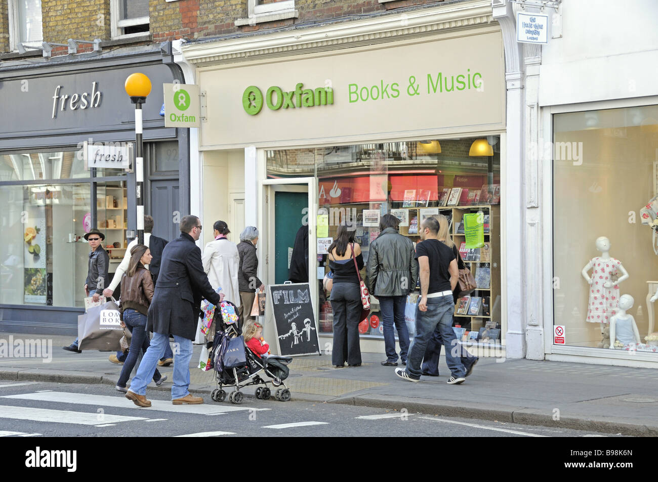 Oxfam Shop Uk High Resolution Stock Photography and Images - Alamy