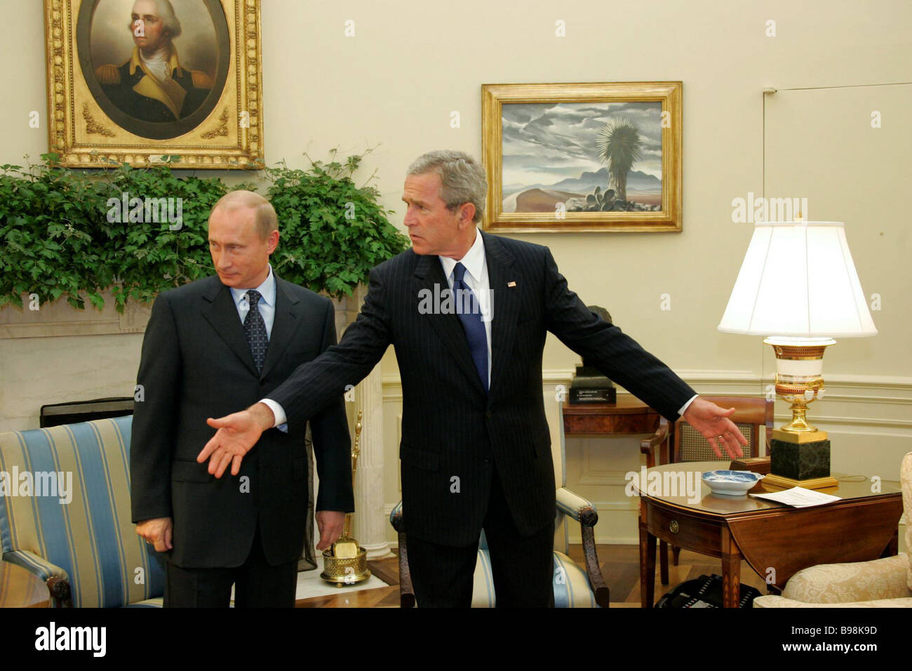 Presidents Vladimir Putin of Russia and George W Bush of the USA left ...
