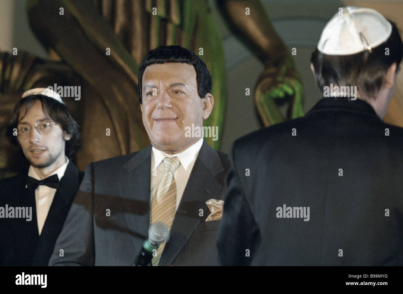 Pop singer Iosif Kobzon at a Jewish New Year party Stock Photo - Alamy