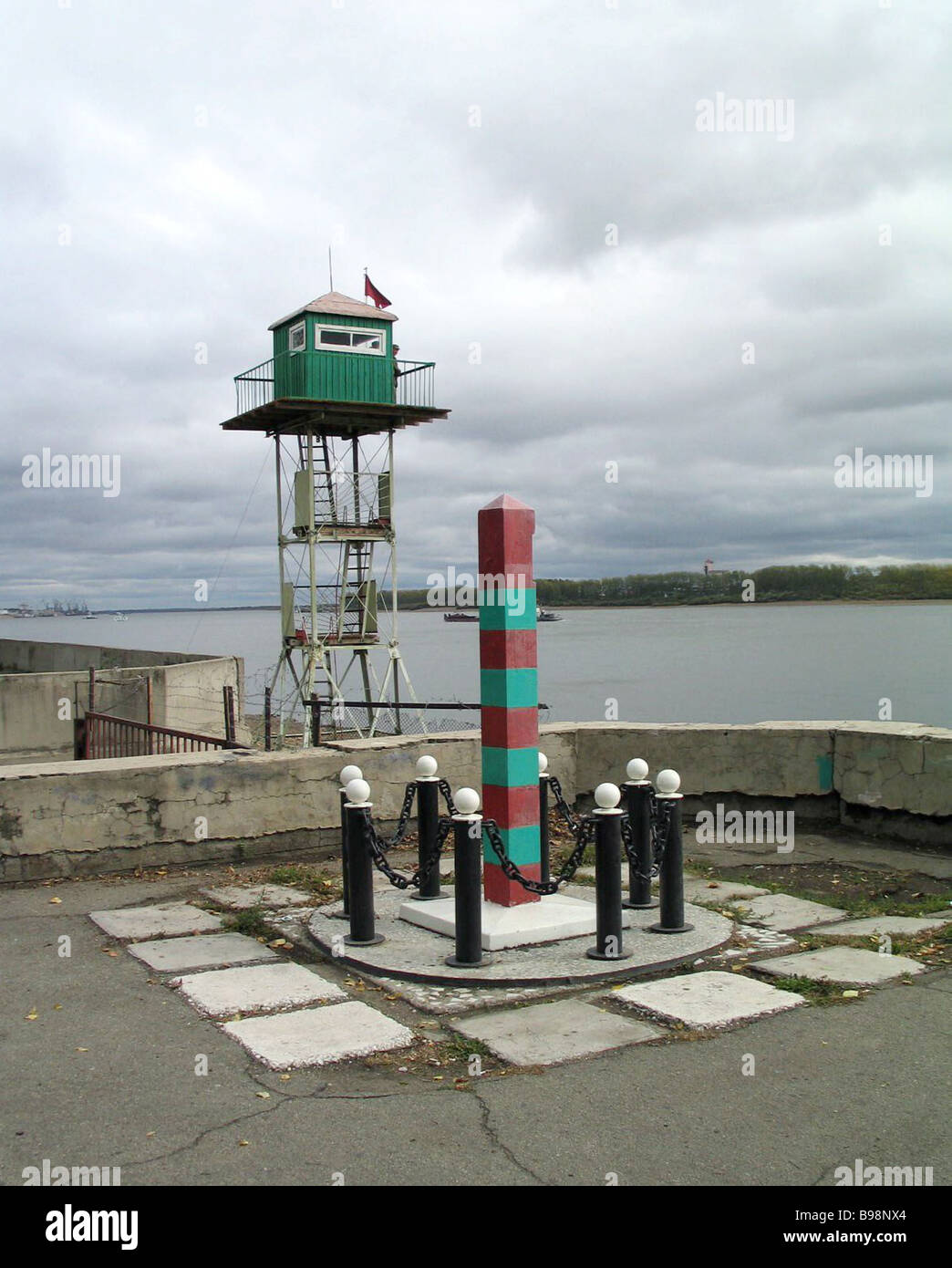 A checkpoint on the Russian Chinese border in Blagoveshchensk Stock ...