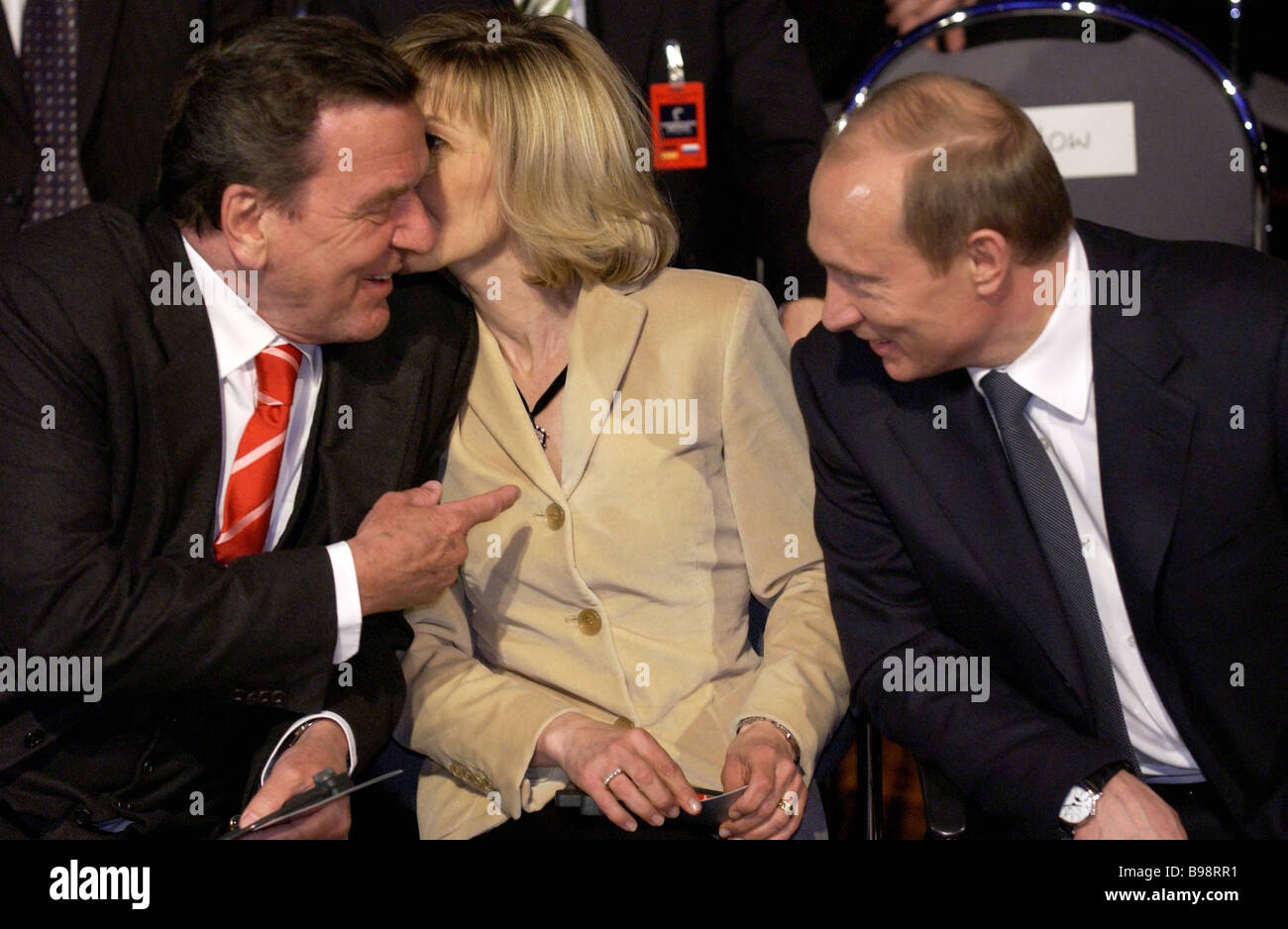 German Chancellor Gerhard Schroeder and wife Doris and Russian ...