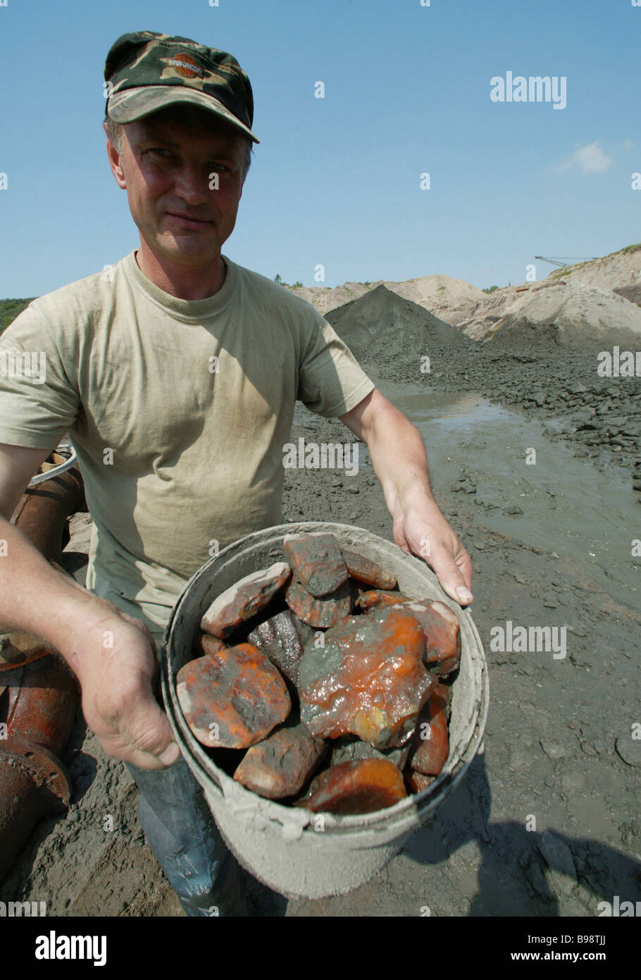 Extracting amber at the Kaliningrad amber plant Stock Photo - Alamy