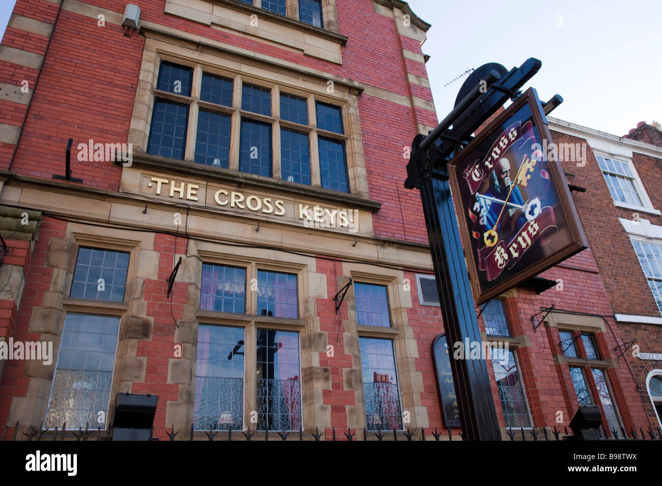 The historic pub The Cross Keys in Lower Bridge Street, Chester Stock ...