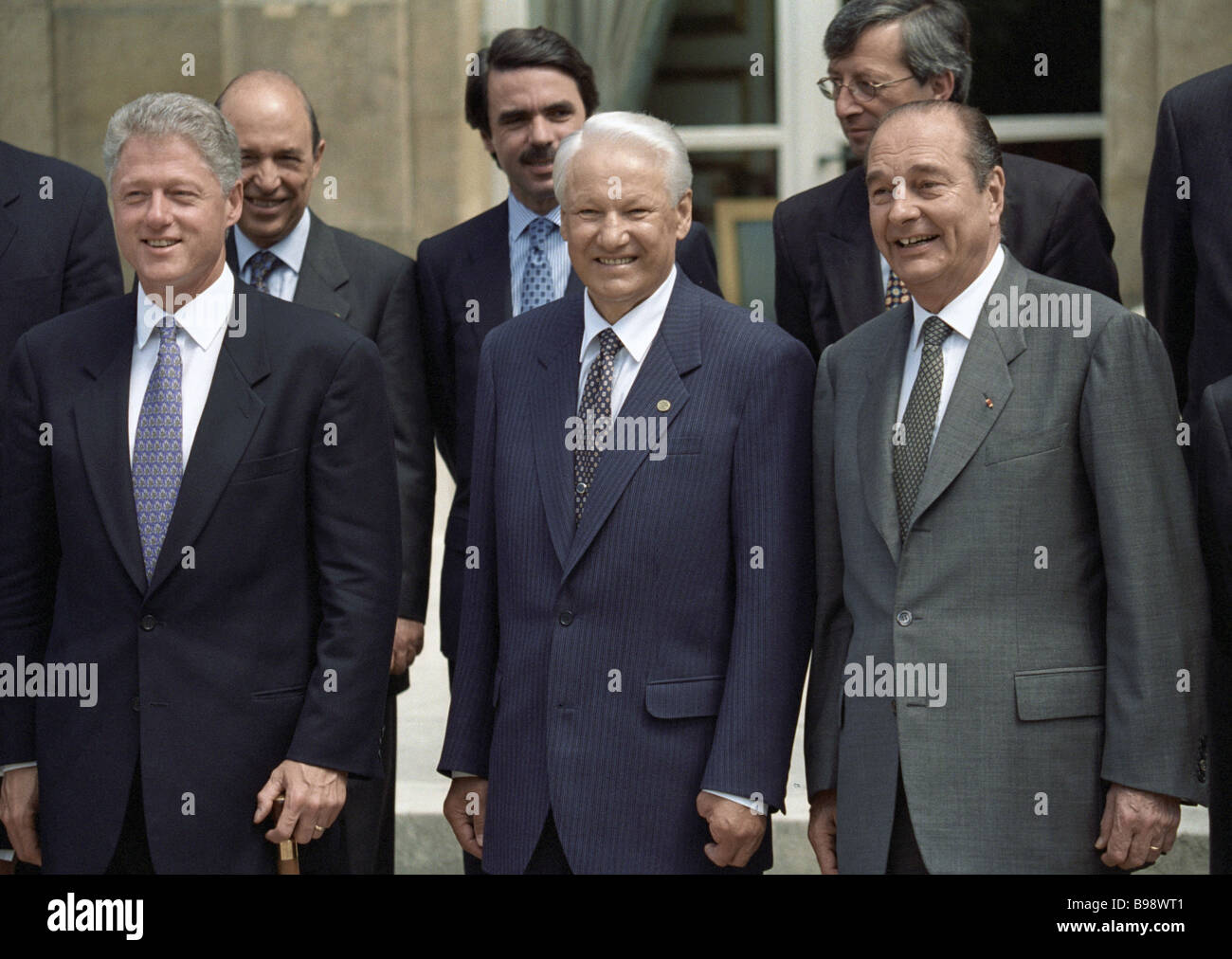 Left to right U S President Bill Clinton Russian President Boris ...