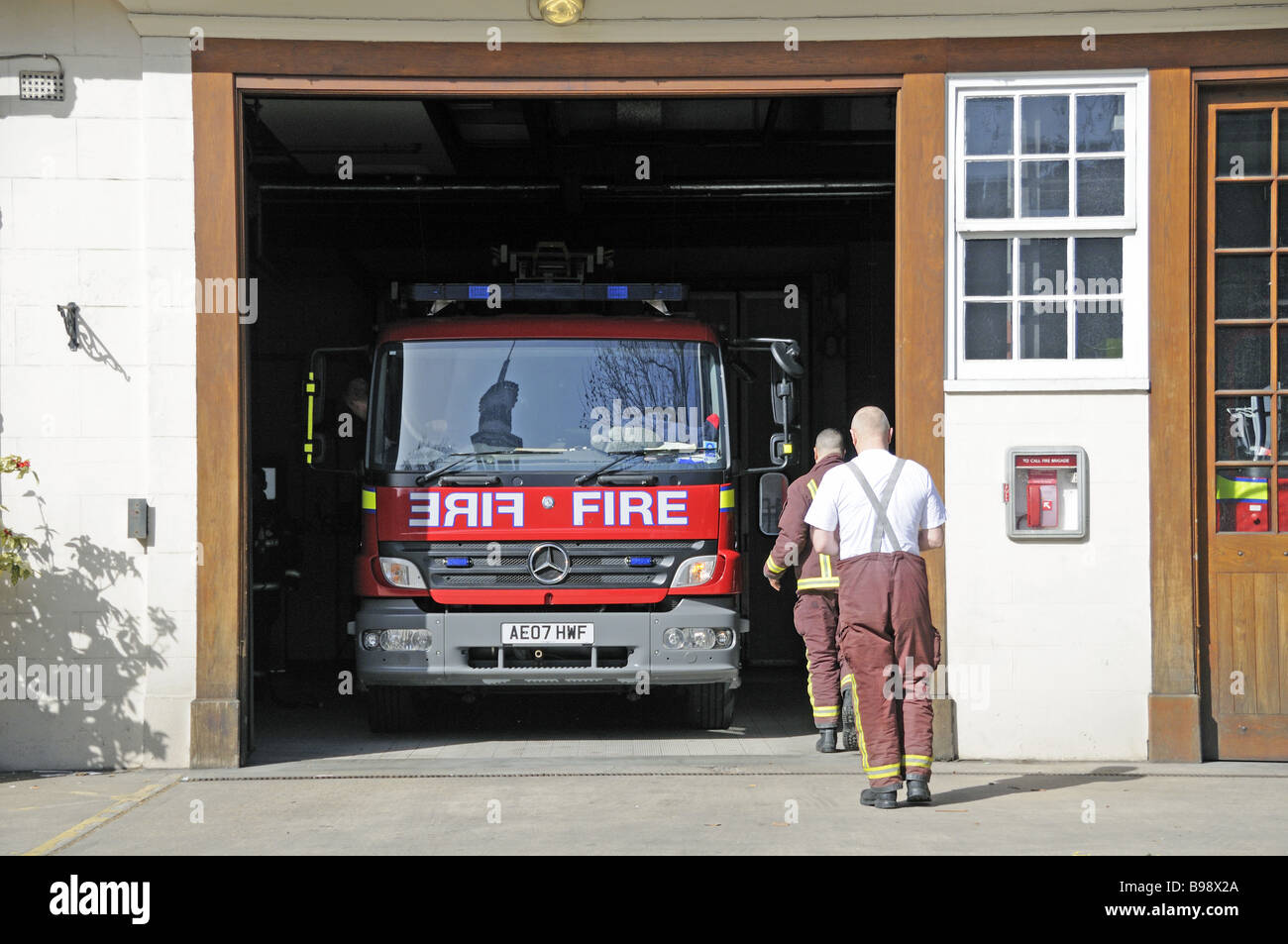 Fire station uk hi-res stock photography and images - Alamy