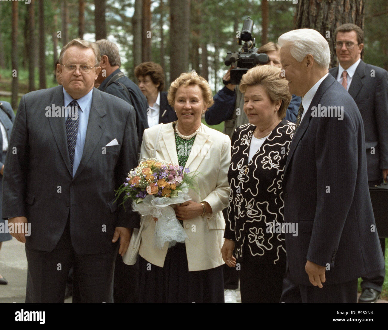 Left to right President Marti Ahtisaari of Finland his wife Eva ...